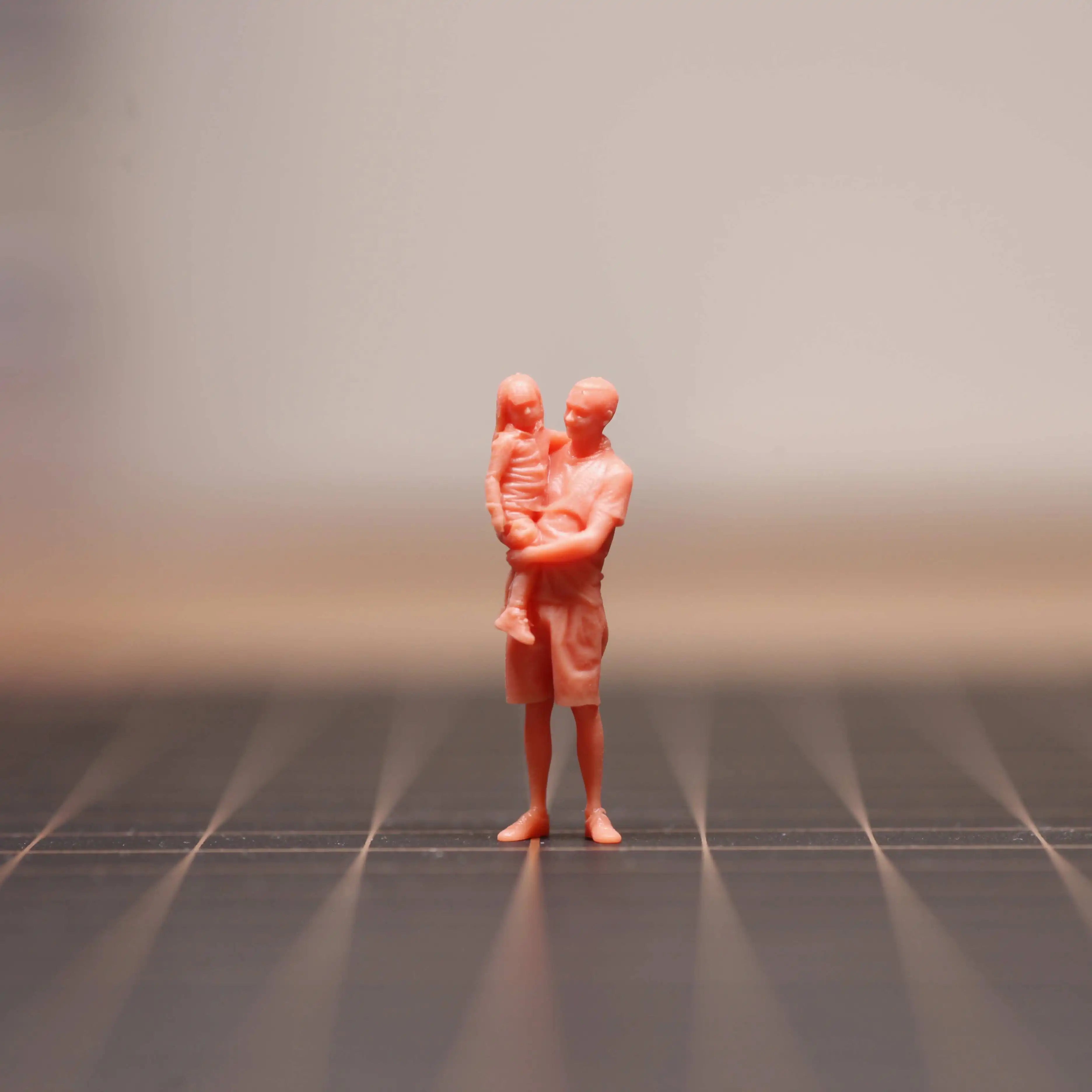 Miniature Father Holding Daughter People Unpainted Figure 1/87 1/72 1 ...