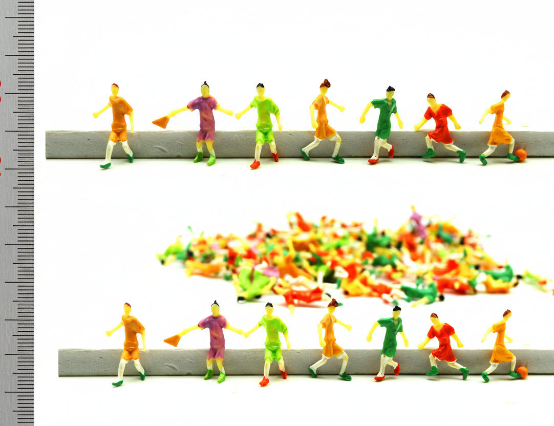 Miniature Soccer Player Figures 1/50 or 1/75 Scale Sports People for D ...